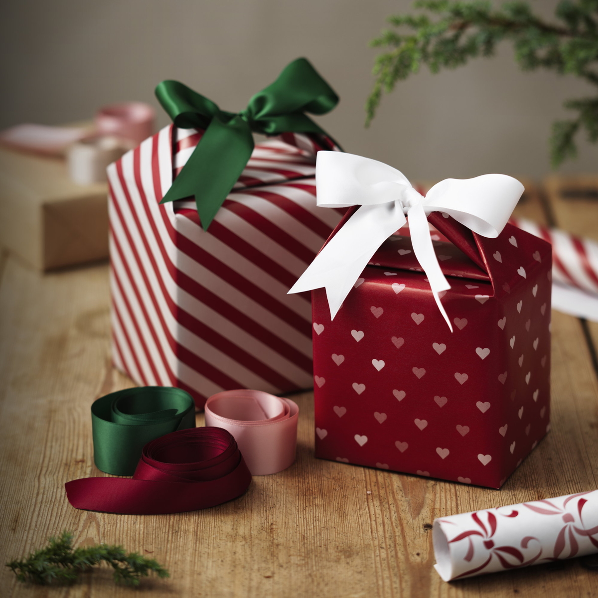 Pak gaven ind med hank